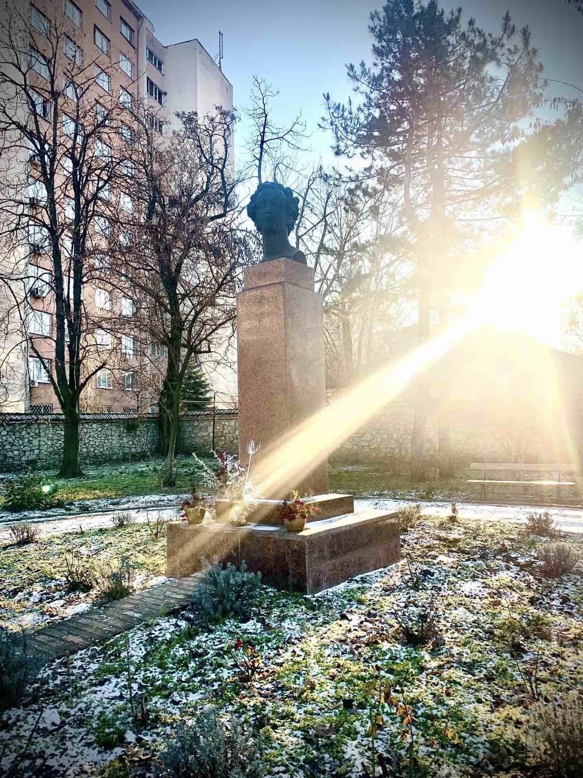 Нас поздравляют коллеги - Пушкинские места в Молдове